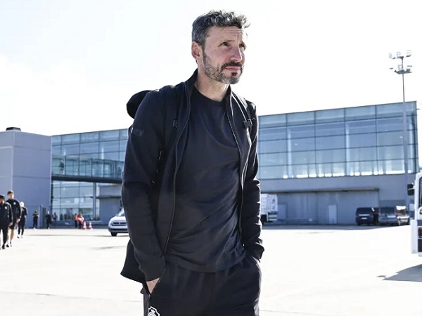 Alfredo Pedulla Klaim Mark van Bommel Masih Ada di Daftar Milan – KOMBI.ID