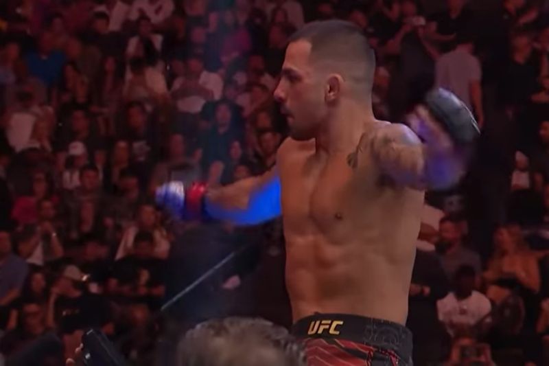 Atasi Kara-France, Pantoja pertahankan gelar juara UFC keempat kalinya ...