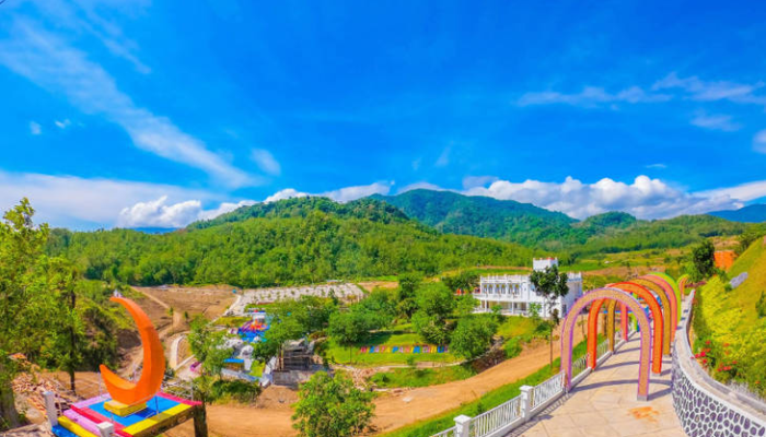 Berkunjung ke Pasir Gibug, Bukit Tersembunyi di Ujung Brebes dengan ...
