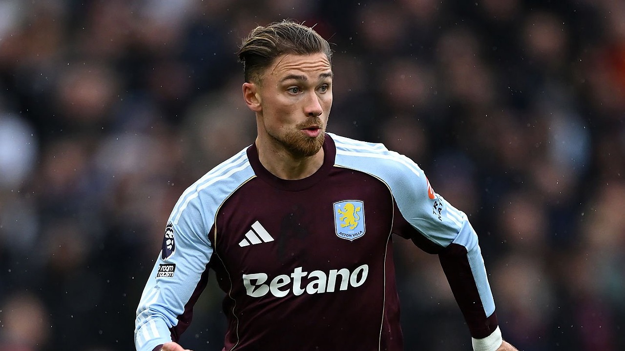 Matty Cash Tolak Tawaran Klub Lain Demi Setia di Aston Villa – KOMBI.ID