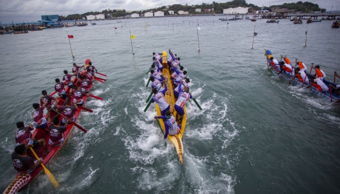 Lomba perahu tradisional Batam International Sea Eagle Boat Race 2025 ...
