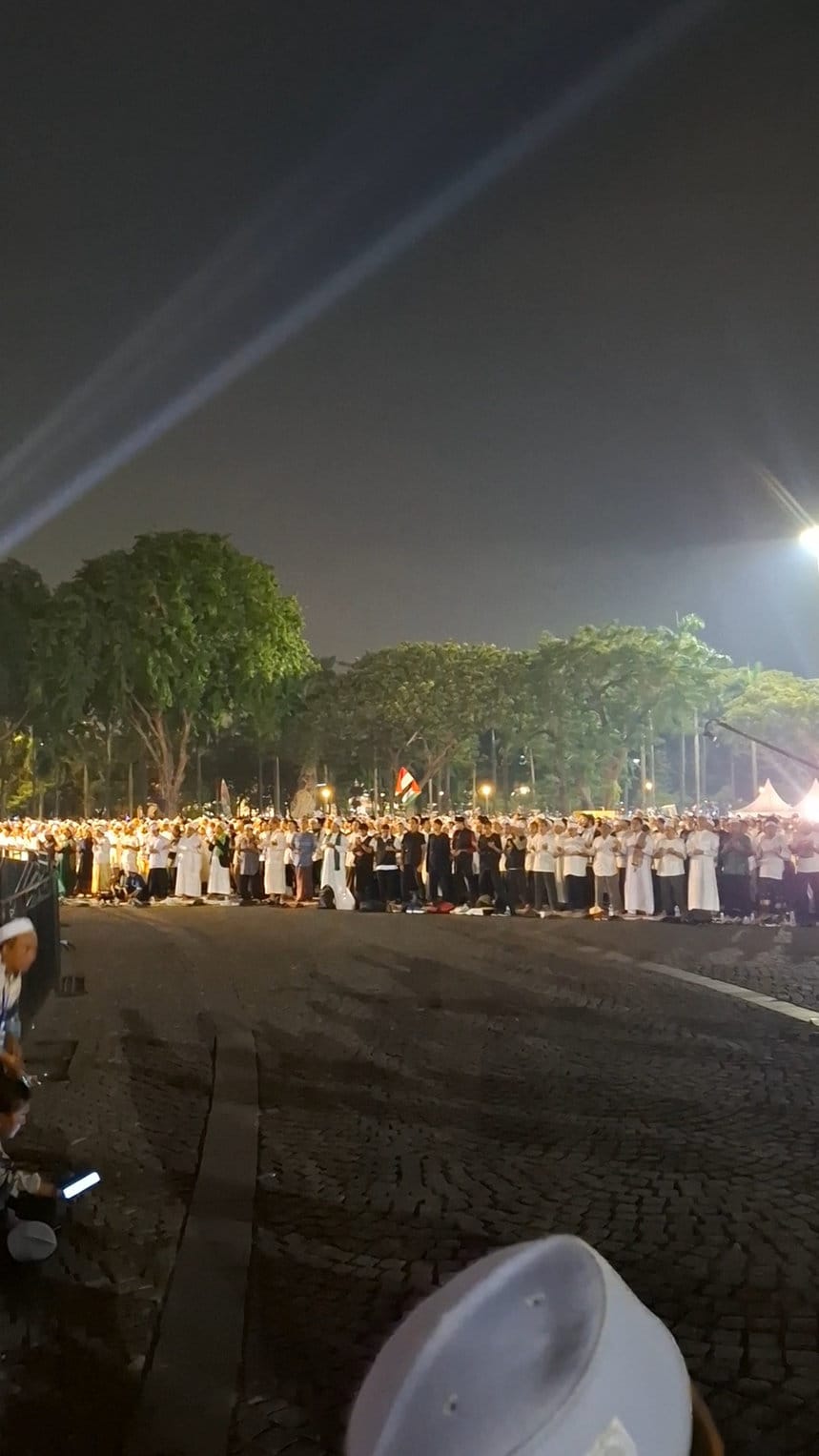 Reuni Akbar 212 Gelar Salat Gaib untuk Korban Bencana Sumatra – KOMBI.ID