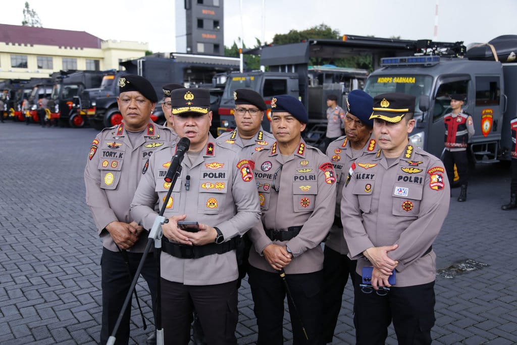 Polri Kirim Lagi Personel, Anjing K9, hingga Rantis ke Sumatra – KOMBI.ID