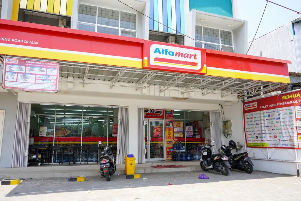 Sejumlah Gerai Alfamart Tutup Sepanjang 2025, Ini Alasannya – KOMBI.ID